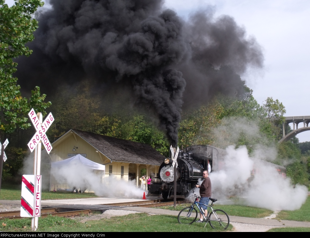VC 6 working up a head of steam